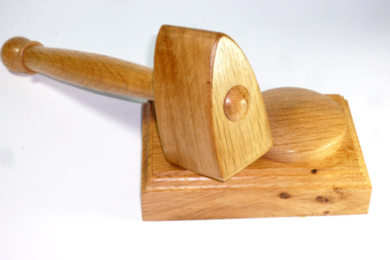 Presentation Mason's Wooden Gavel & Block English Oak - Tommy ...